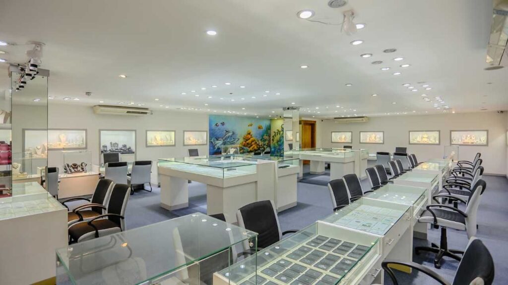 A Foreign Traveler’s Guide to Shopping for Gems and Jewelry in Kandy ...